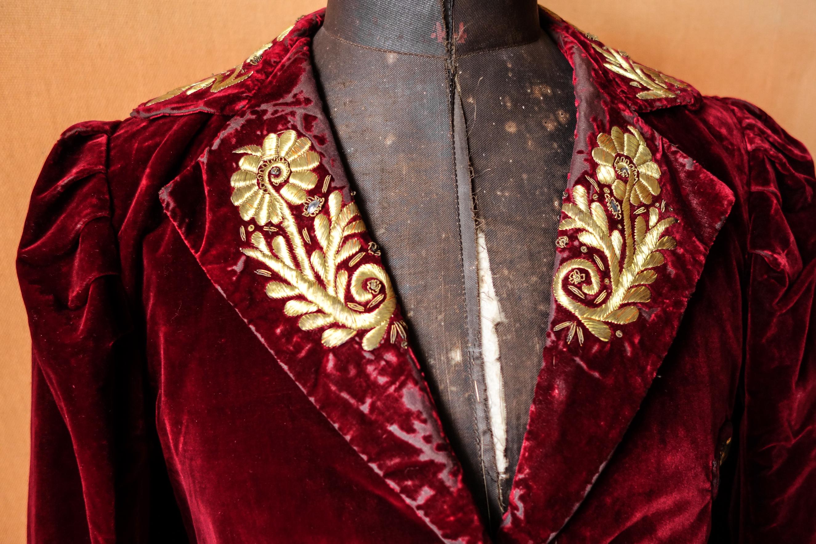 Vintage Antique 1930s Ottoman Velvet Jacket . Metal Embroidery Floral ...