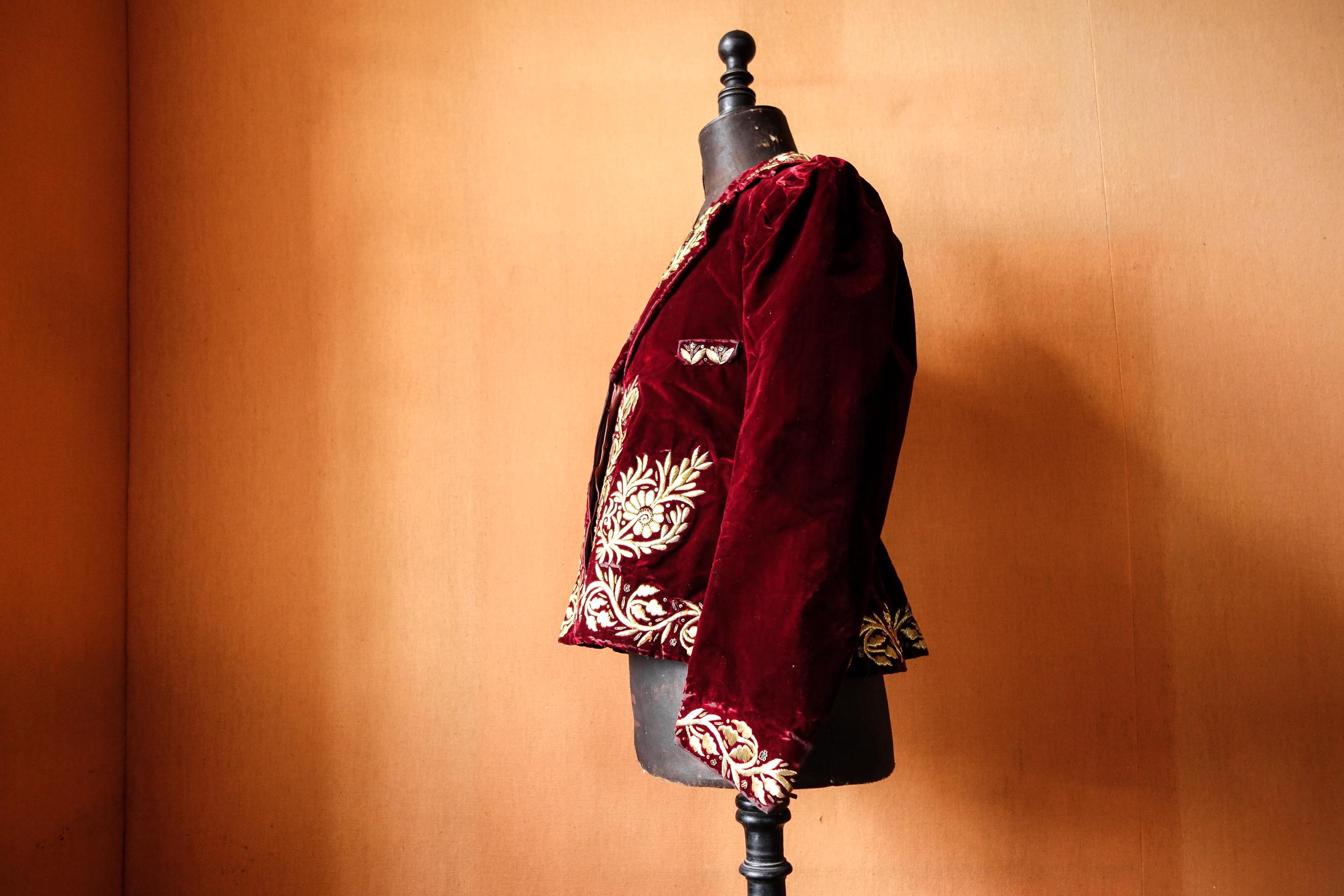 Vintage Antique 1930s Ottoman Velvet Jacket . Metal Embroidery Floral ...