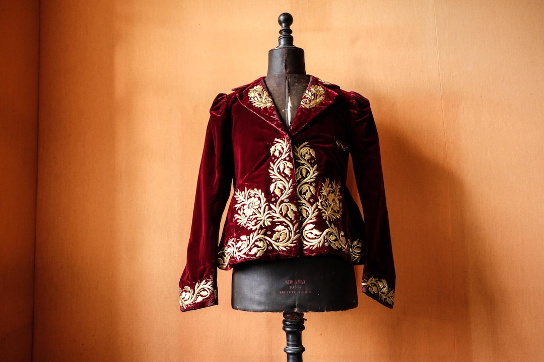 Vintage Antique 1930s Ottoman Velvet Jacket . Metal Embroidery Floral ...