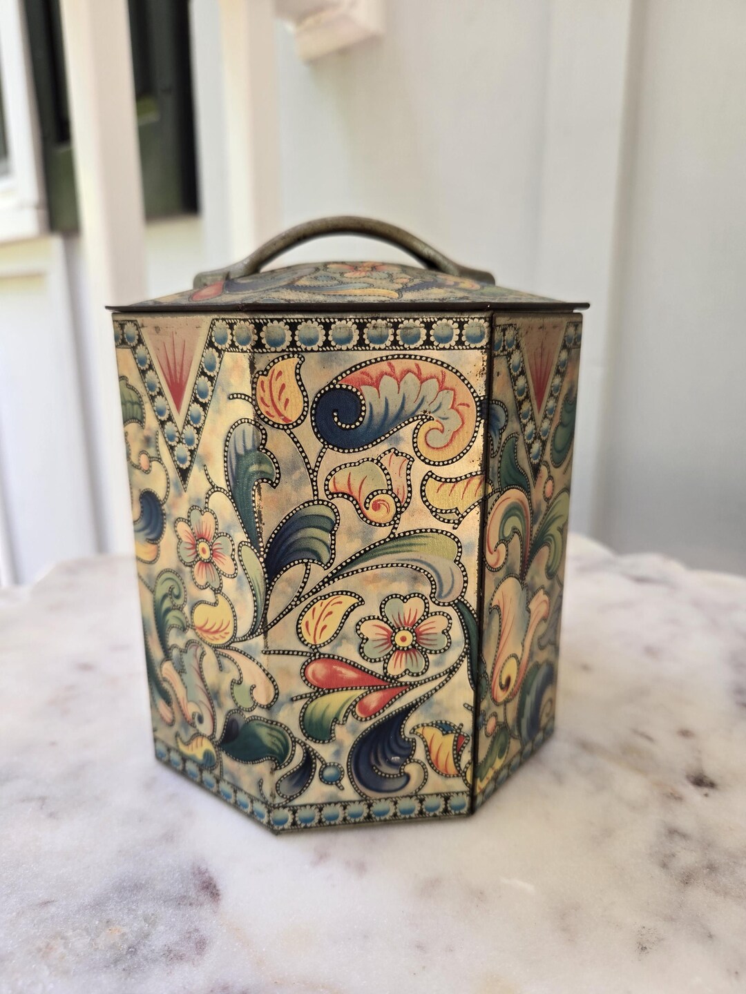 Vintage Floral and Paisley Octagonal Biscuit / Tea Tin Made in England ...