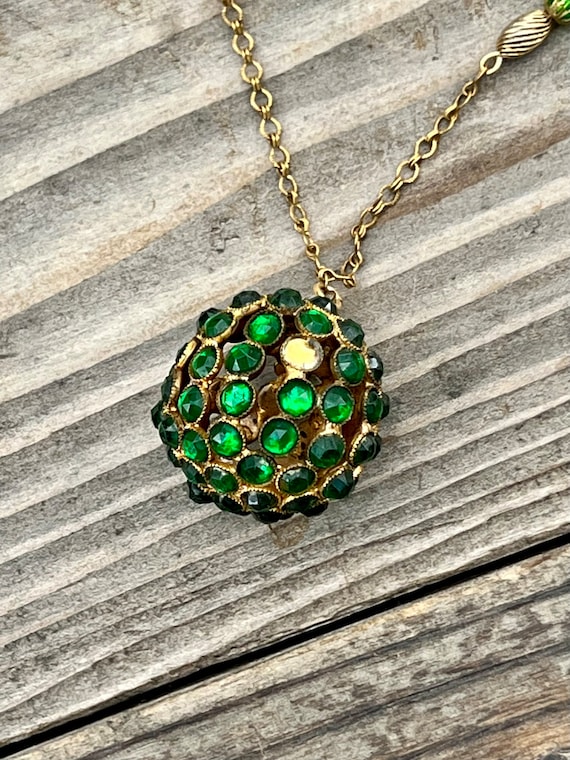 Antique/Vintage Emerald Green Colored Stone Orb/Spher… - Gem