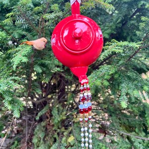 Red Tea Pot Garden Decoration, Pot Pouring Beads, Hanging Kitchen Decor ...
