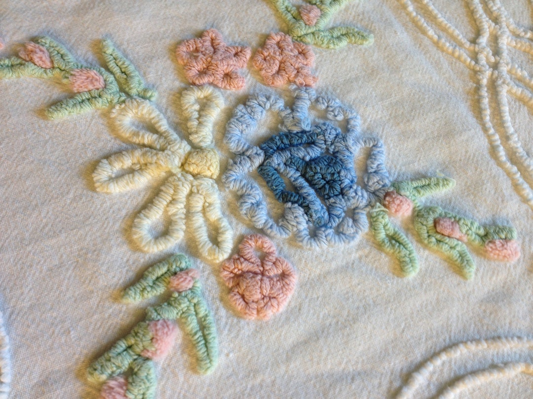 Cabin Crafts Floral Bouquet Vintage Chenille Bedspread Fabric...14 X 15 ...