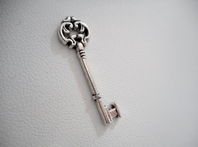 10 Key Charms, Silver Tone Key Charms, Bracelet Charms, Jewelry Charms ...