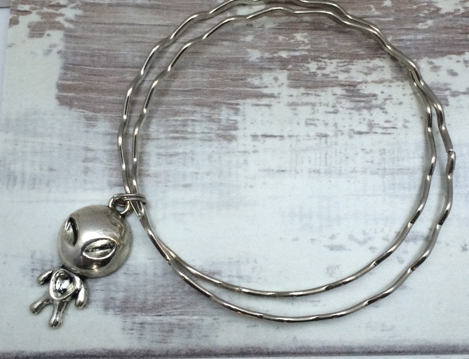 Alien Bracelet Alien Charm Bangle Sci Fi Jewelry Alien - Etsy
