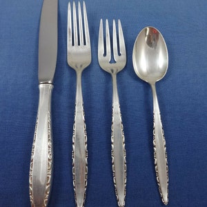 Lace Point by Lunt Sterling Silver Flatware Set for 12 Service 51 ...