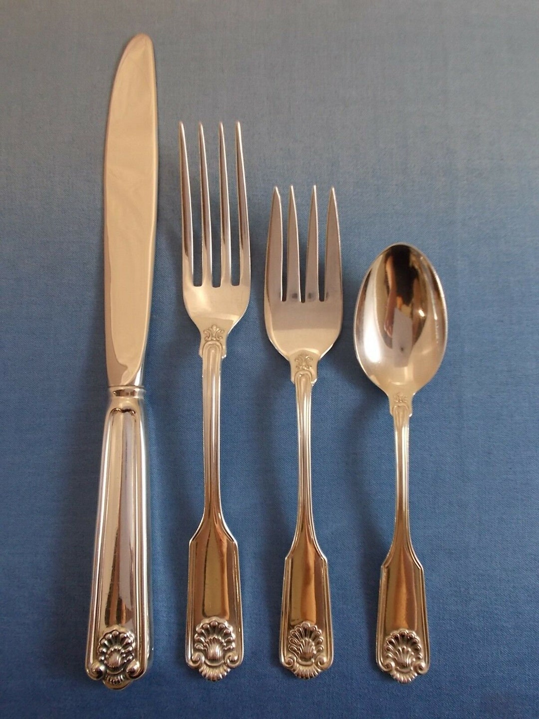 Fiddle Shell by Frank Smith Sterling Silver Dinner Size Place Settings ...