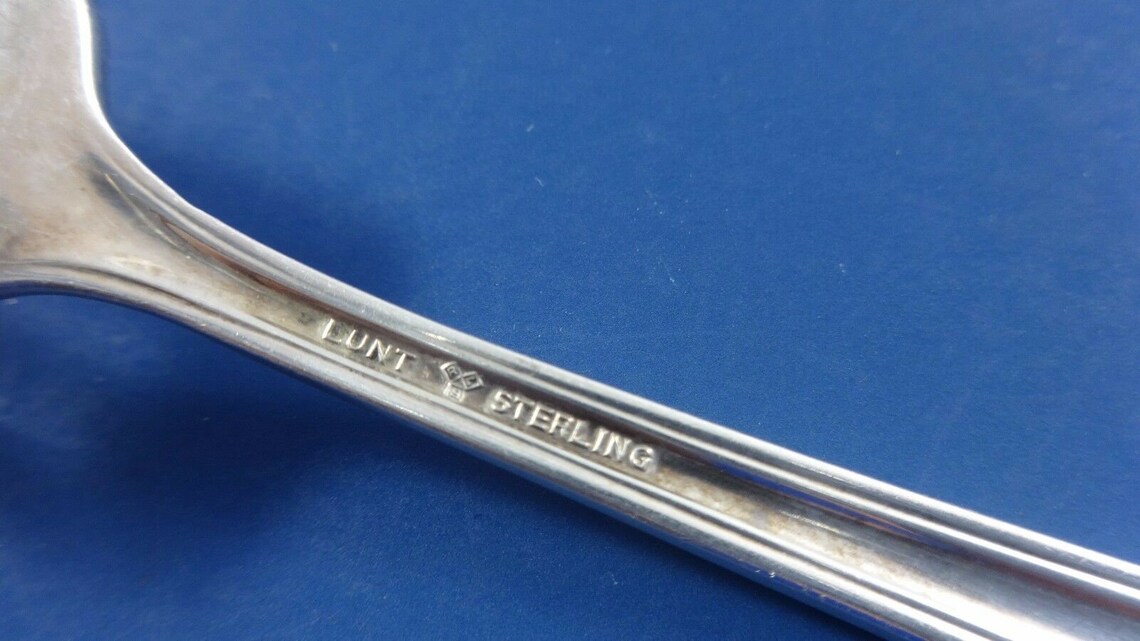 English Shell by Lunt Sterling Silver Flatware Service for 8 Set 55 ...