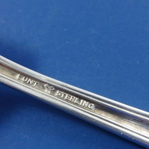 English Shell by Lunt Sterling Silver Flatware Service for 8 Set 55 ...