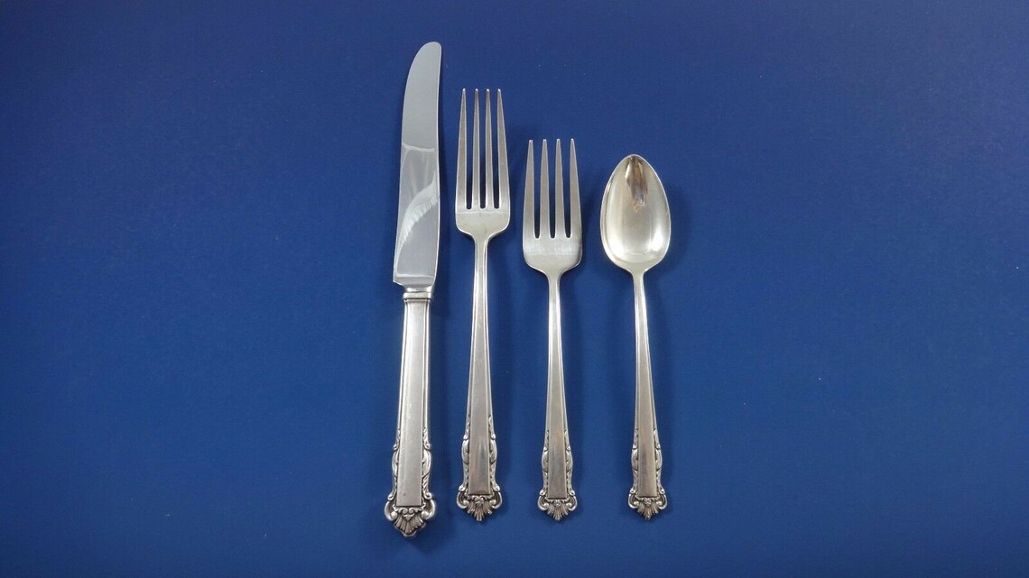 English Shell by Lunt Sterling Silver Flatware Service for 8 Set 55 ...