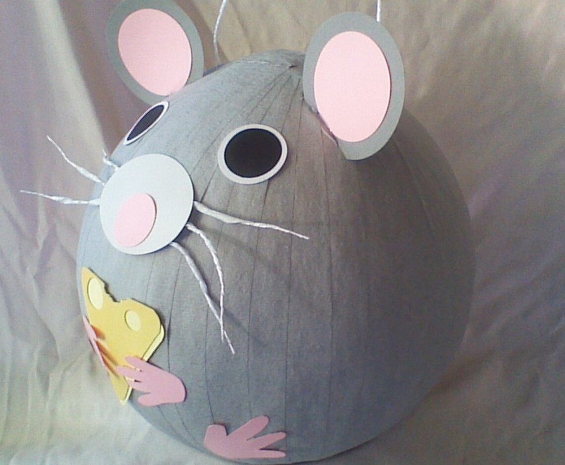 Ratón Piñata. Piñata de ratón gris con queso - Etsy México