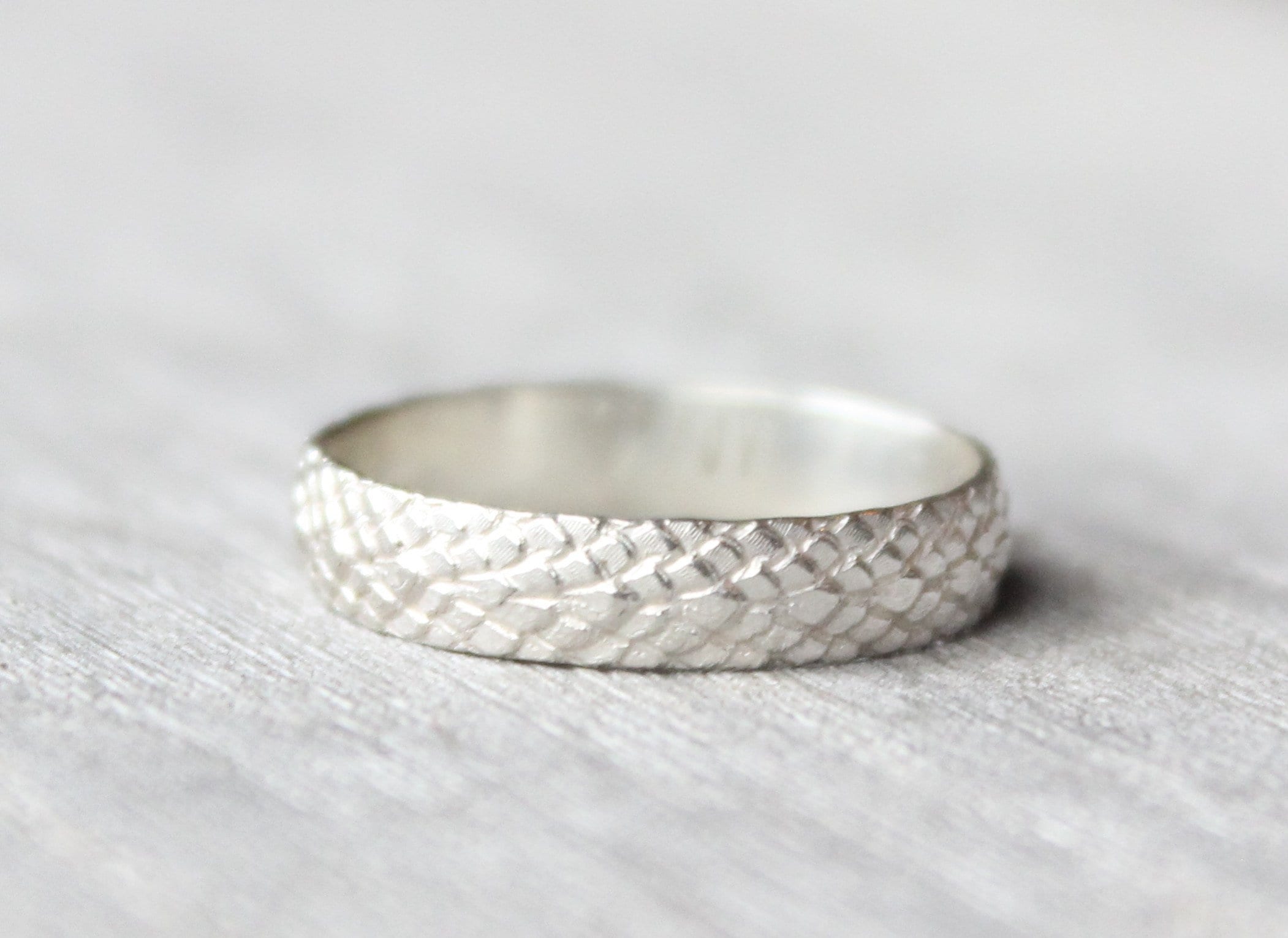 Sterling Silver Patterned Band // Engravable Ring // Thick | Etsy