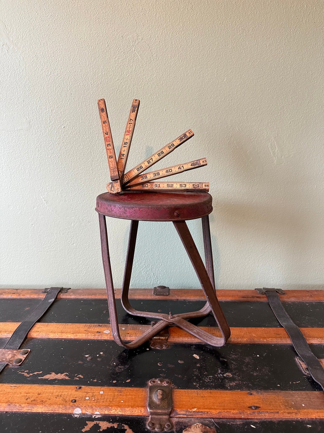 Vintage Rusty Crusty Metal Red Stool Rusty Metal Lopsided Leg Primitive ...