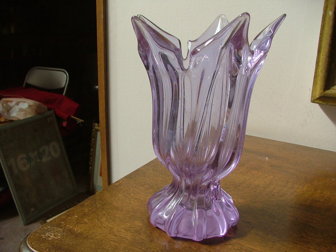 Vintage VIOLET GLASS VASE Seems to Change to Pale Blue in - Etsy