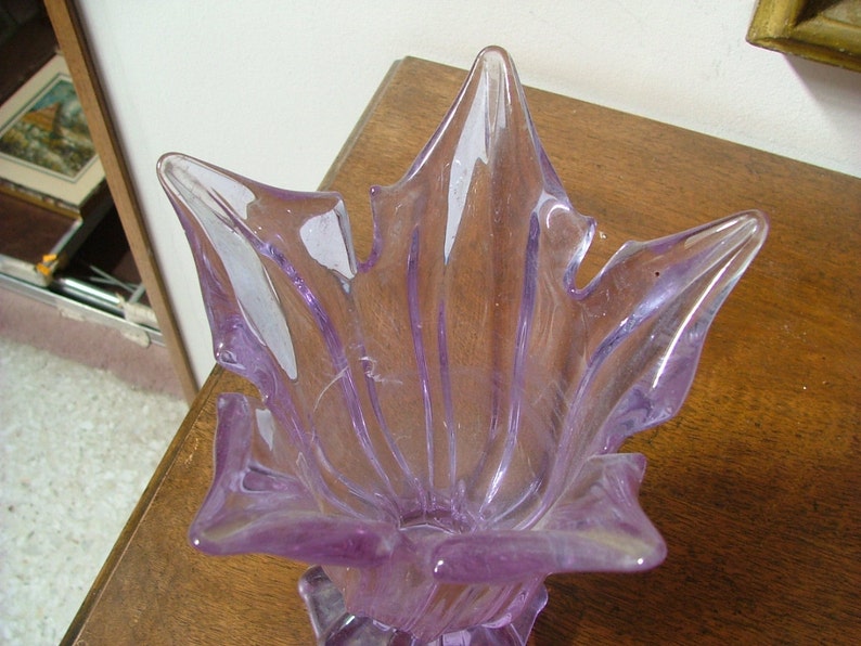 Vintage VIOLET GLASS VASE Seems to Change to Pale Blue in - Etsy