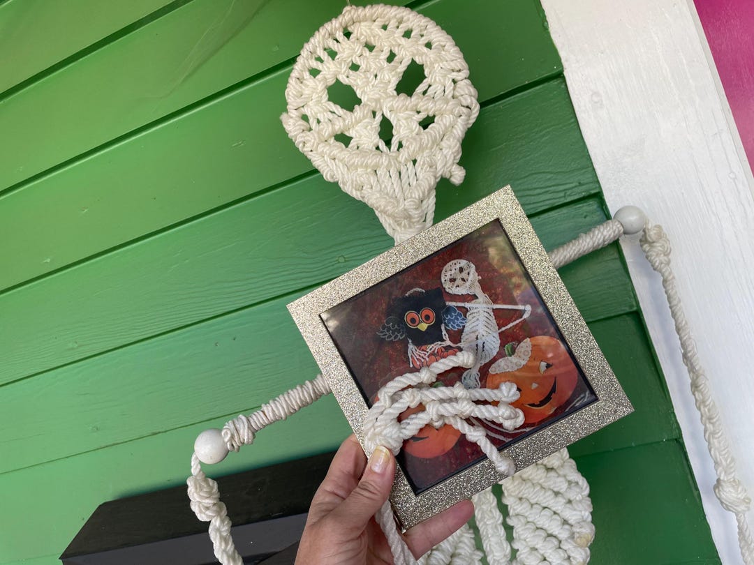 Vintage Halloween Macrame Skeleton & Owl Wiggle Picture Portrait 3d ...