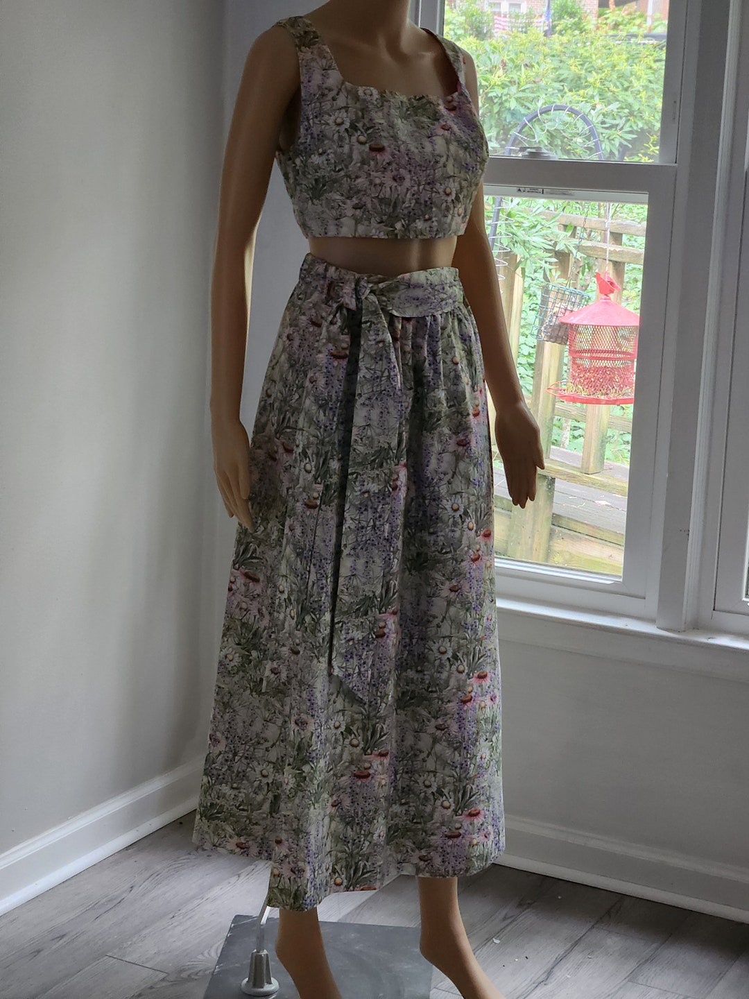 Flattering 2 Piece Floral Wrap Skirt and Midriff Top - Size Med (12 to ...
