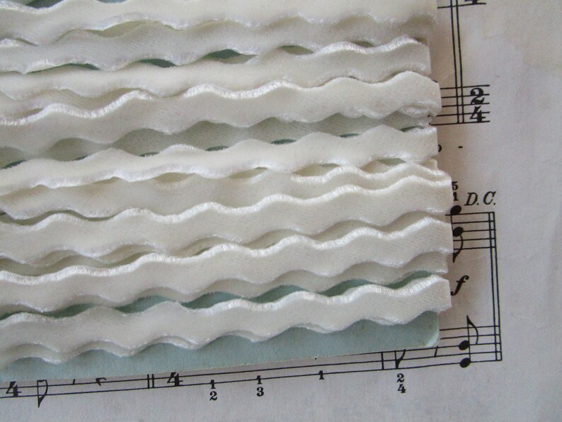 2y Vintage French 1/4 White Ric Rac Lush Rayon Velvet - Etsy