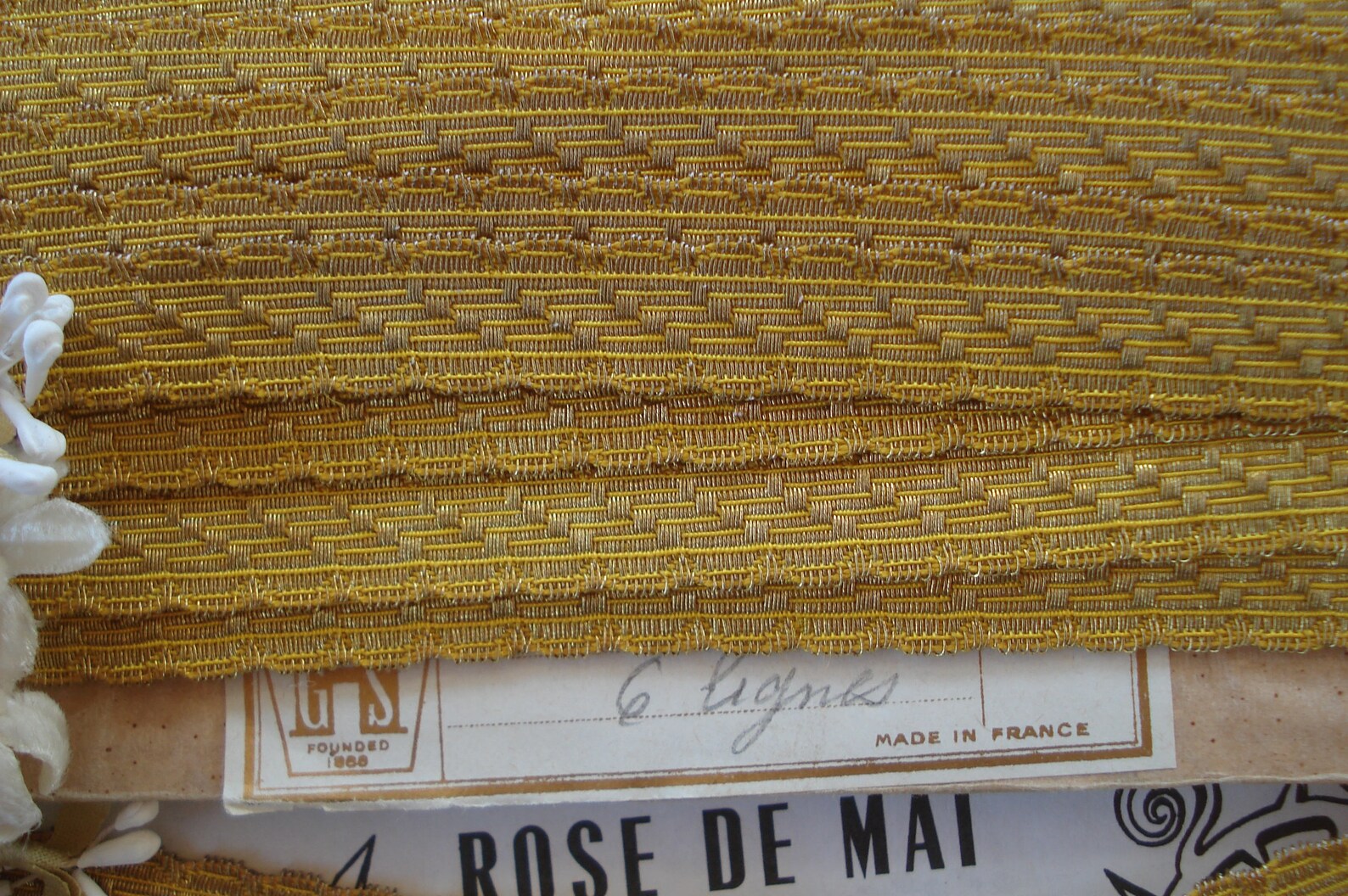 18" French 1/2" Antique French Golden Yellow Real Metal Plate Thread ...