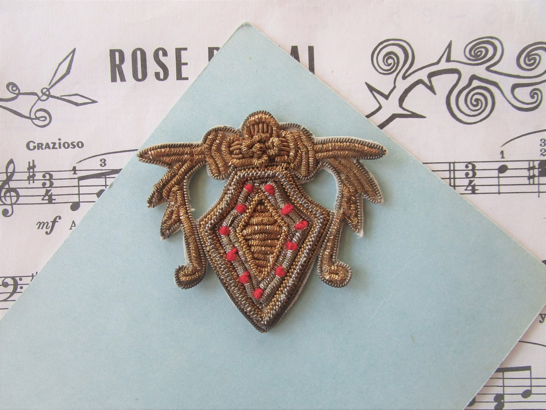 Vintage Gold Bullion Red Floss Hand Made Metallic Shield Crown Coat of ...