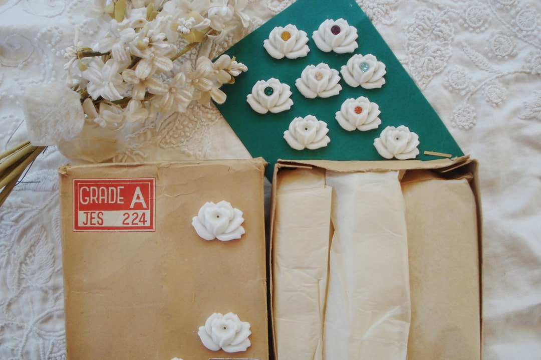 10 Vintage Occupied Japan Chalk White Glass Flat Back Carved Molded ...