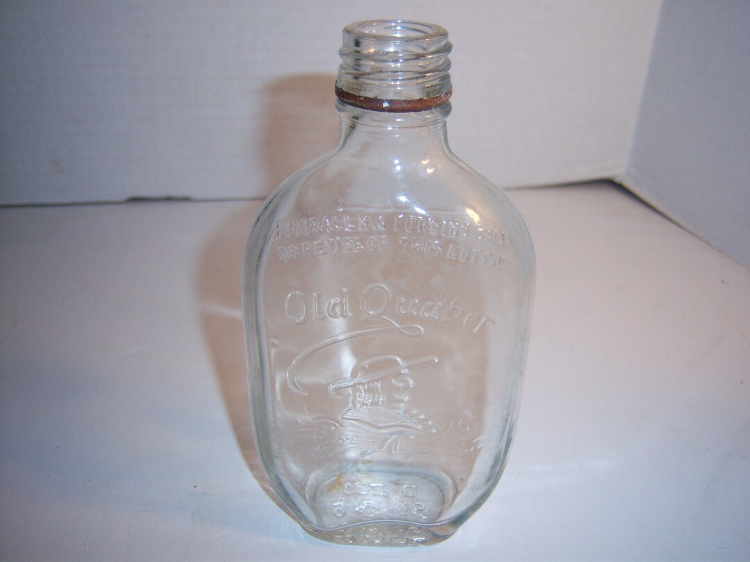 PA1 1940's Old Quaker Pilgrim Lawrenceburg, Ind Whiskey 6 1/4 Inch Tall ...