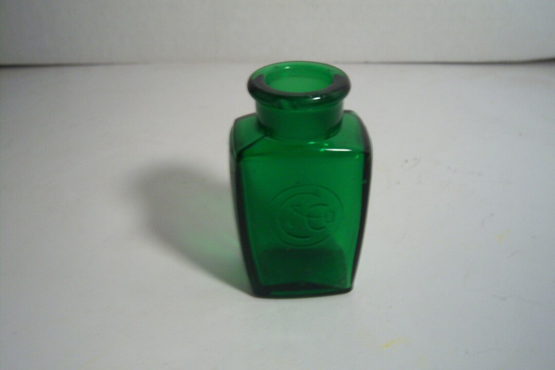 1890's Colgate & Co NY 3 1/2 Inch Tall Emerald Green Smelling Salts ...
