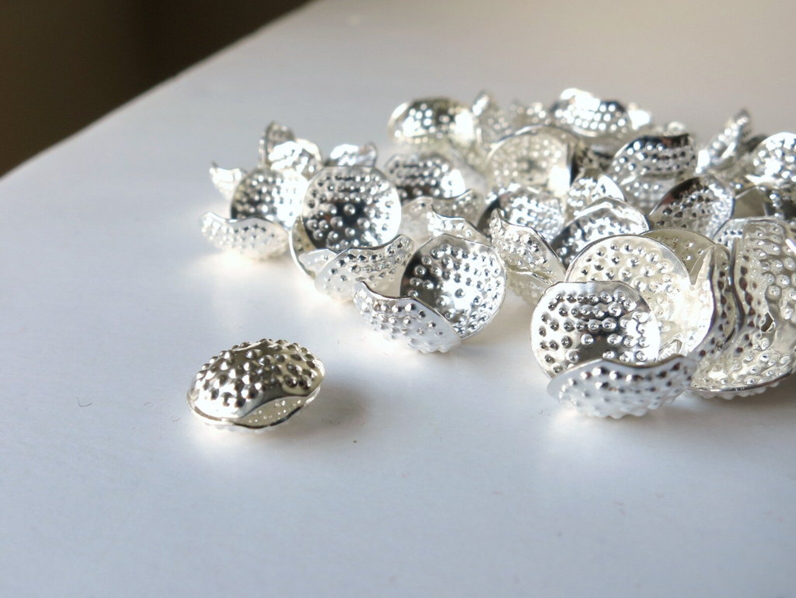 36 silver tone bead end caps clamshell crimping beads knot | Etsy