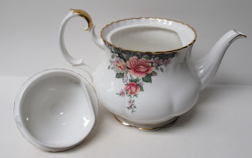 Royal Albert England China 1991 CONCERTO 6 Cup Teapot with Lid Home ...