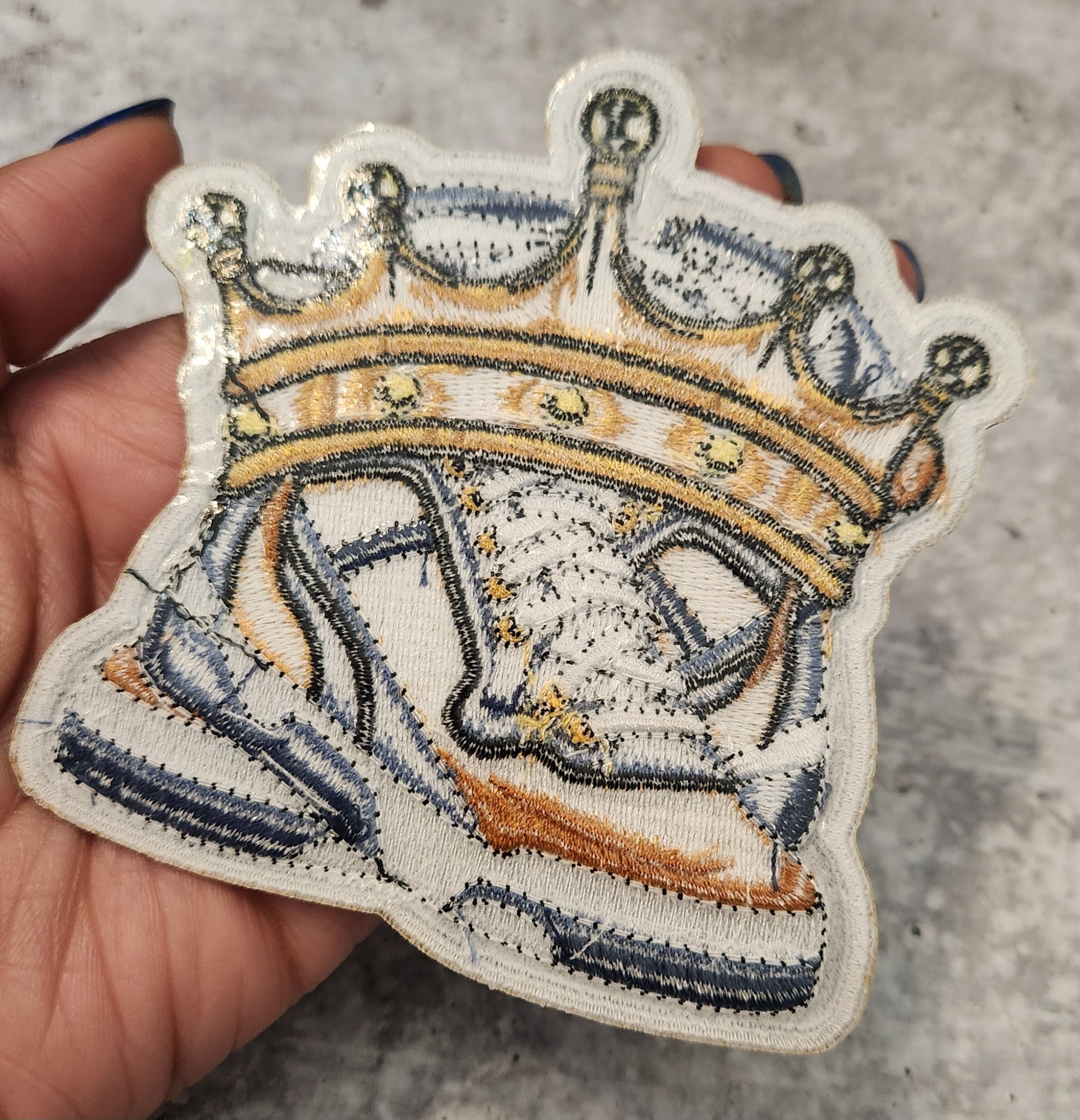 Sneaker Lover Applique, (1-pc) Fun, "sneaker King" 4" Iron-on Patch ...