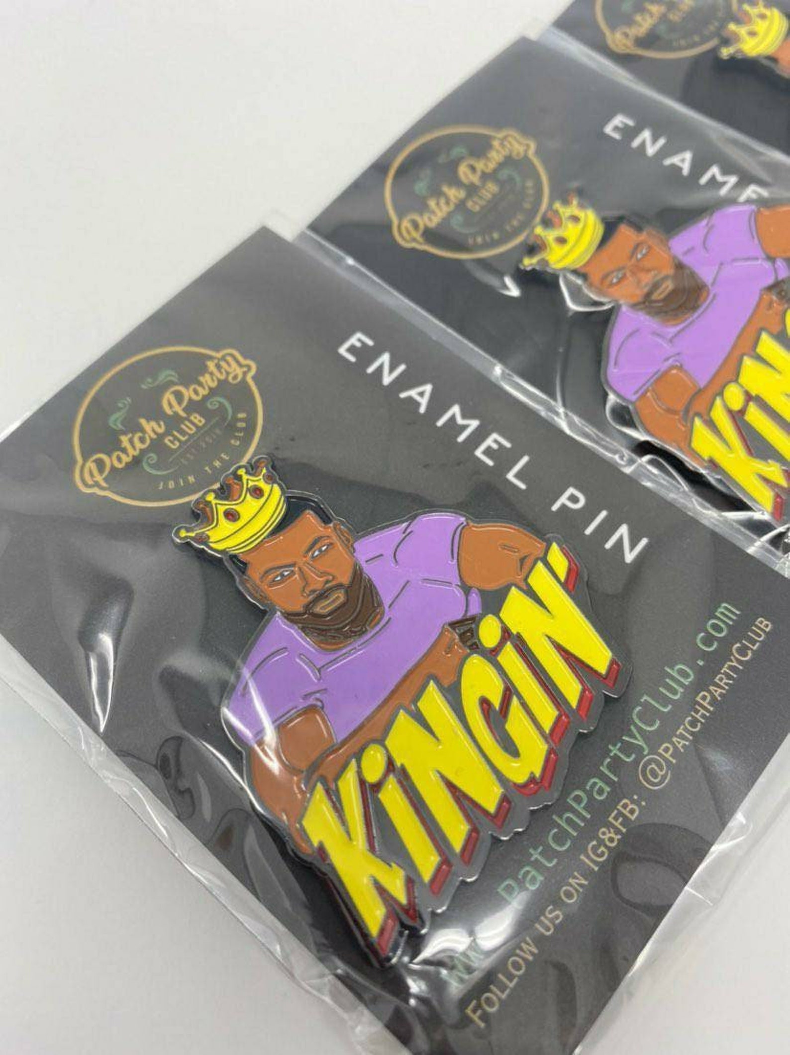 Cool Enamel Pin for Men, kingin Exclusive Lapel Pin, Black King Pin ...