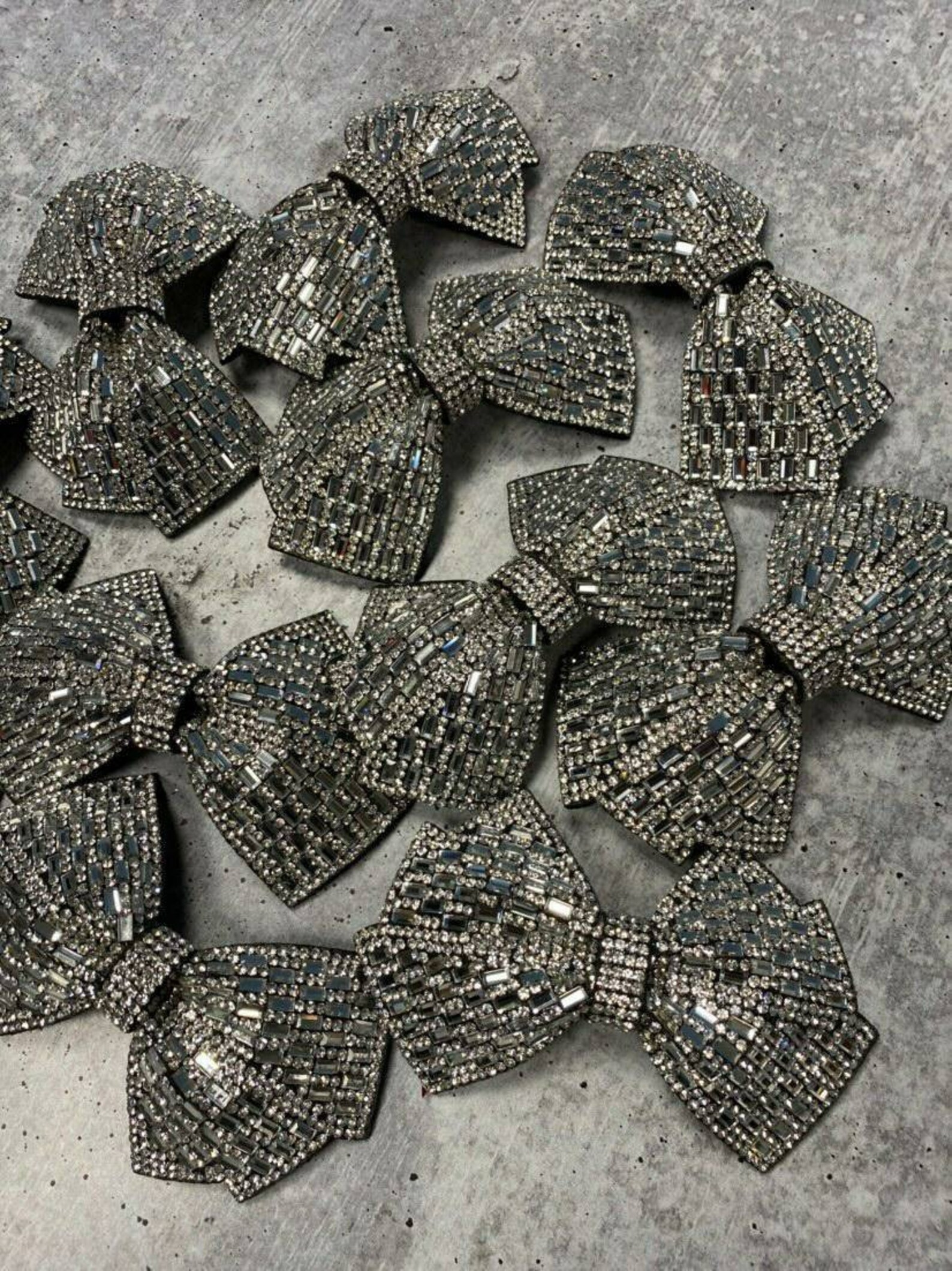2 pcs Blinged Bow-tie Tufted Patch with Felt Back | Etsy
