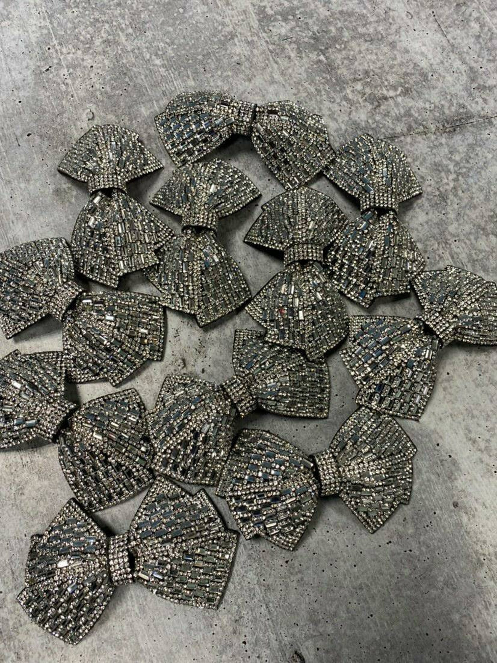 2 pcs Blinged Bow-tie Tufted Patch with Felt Back | Etsy