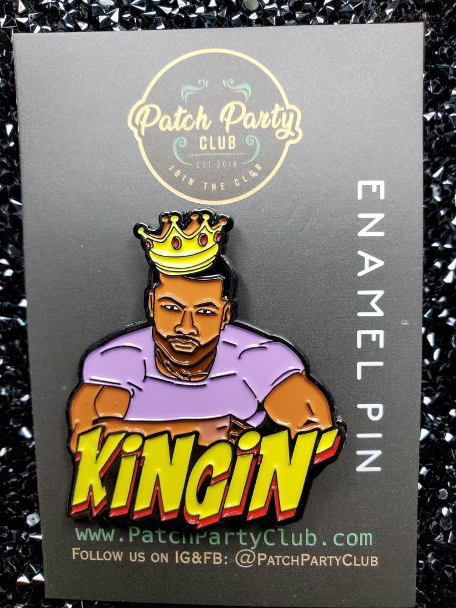 Cool Enamel Pin for Men, kingin Exclusive Lapel Pin, Black King Pin ...
