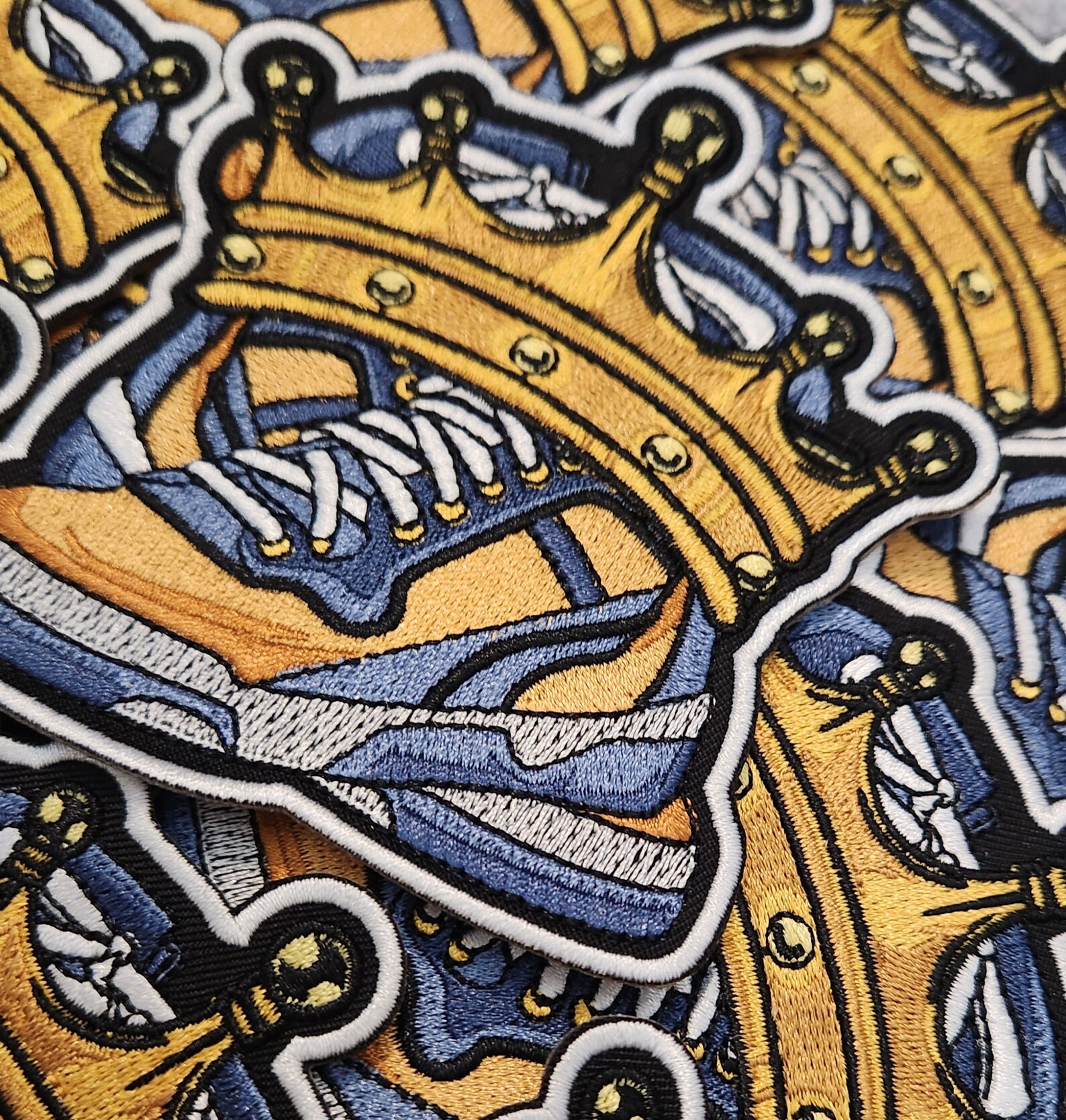 Sneaker Lover Applique, (1-pc) Fun, "sneaker King" 4" Iron-on Patch ...