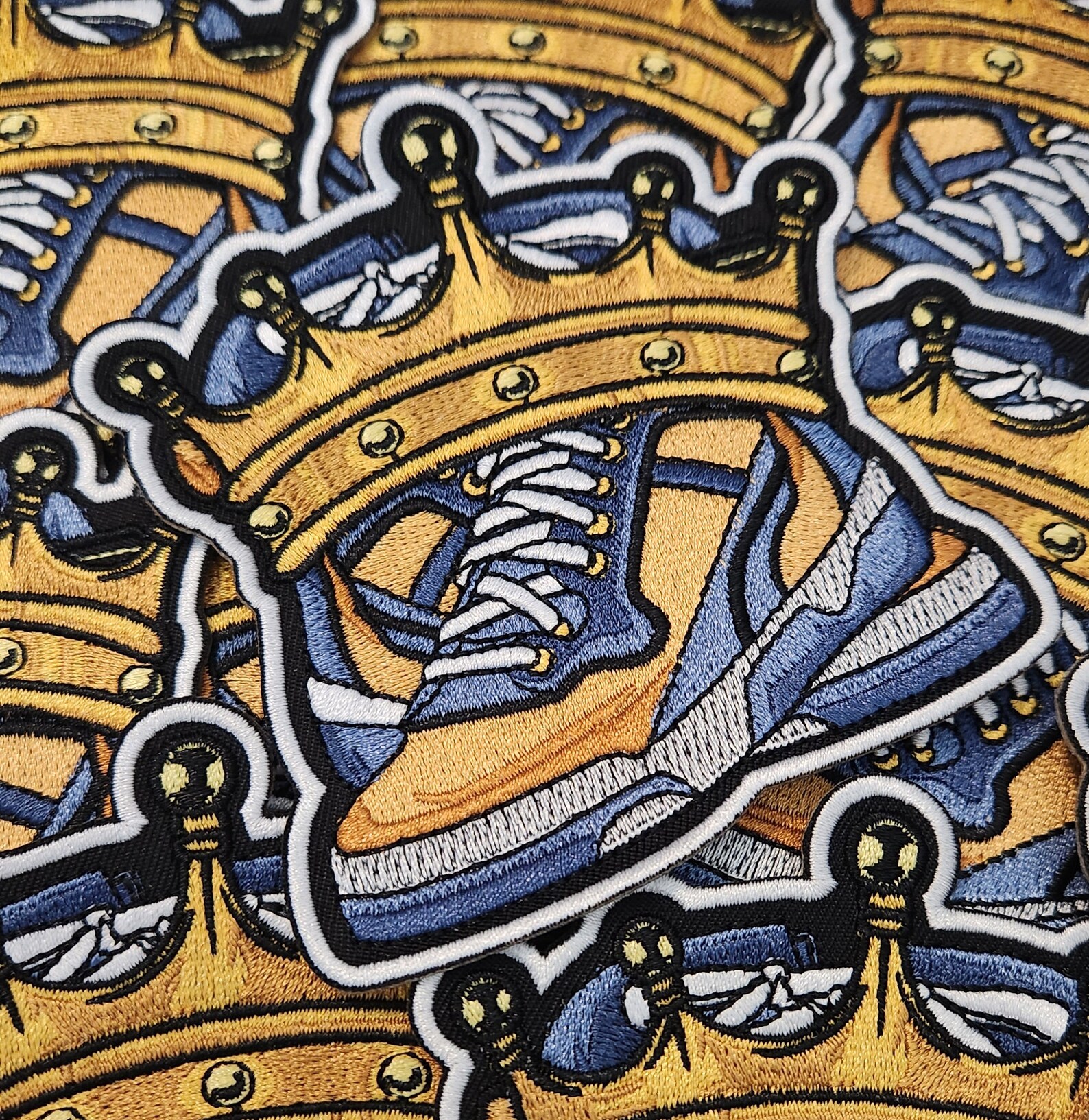 Sneaker Lover Applique, (1-pc) Fun, "sneaker King" 4" Iron-on Patch ...