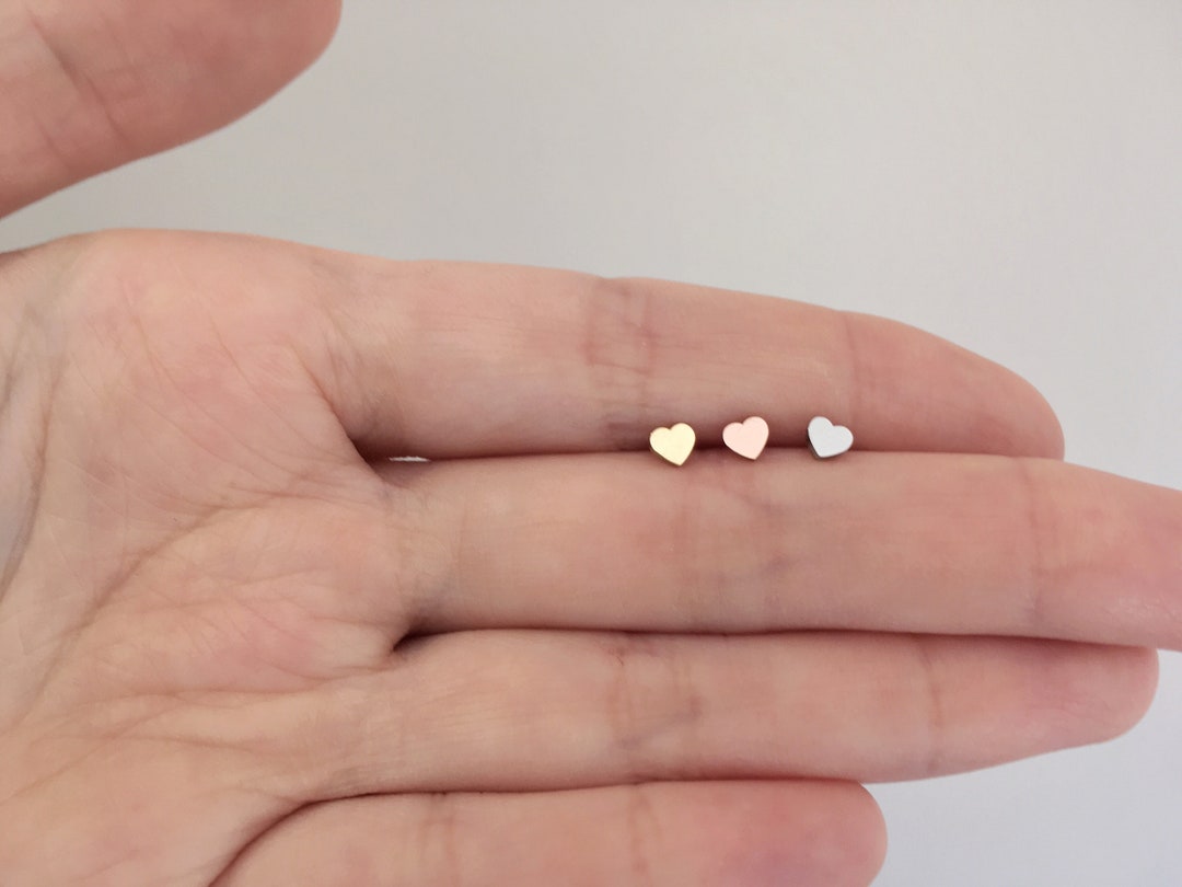 Pendiente de mini corazón único, pequeño semental de corazón delicado ...
