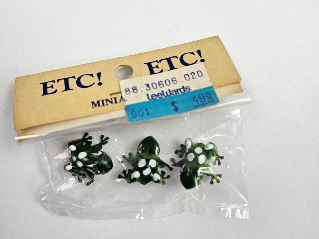 Vintage Miniature Frog Set, Dollhouse Frog, Dollhouse Animals, Tiny ...