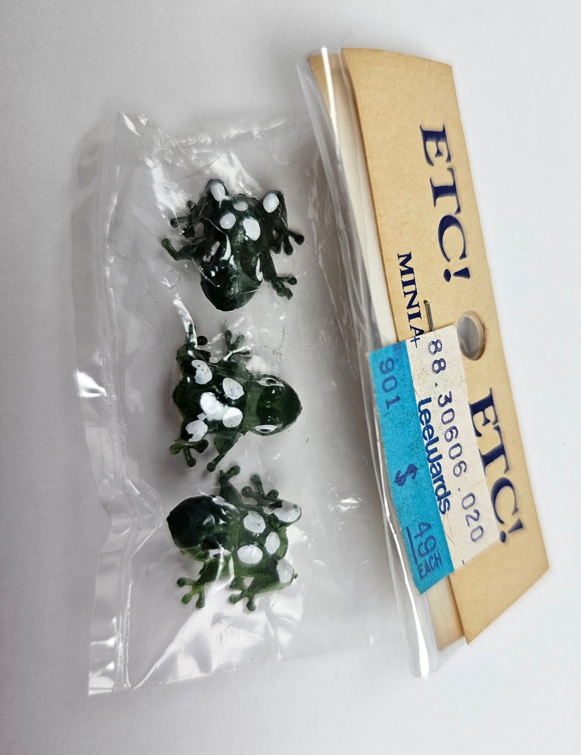 Vintage Miniature Frog Set, Dollhouse Frog, Dollhouse Animals, Tiny ...