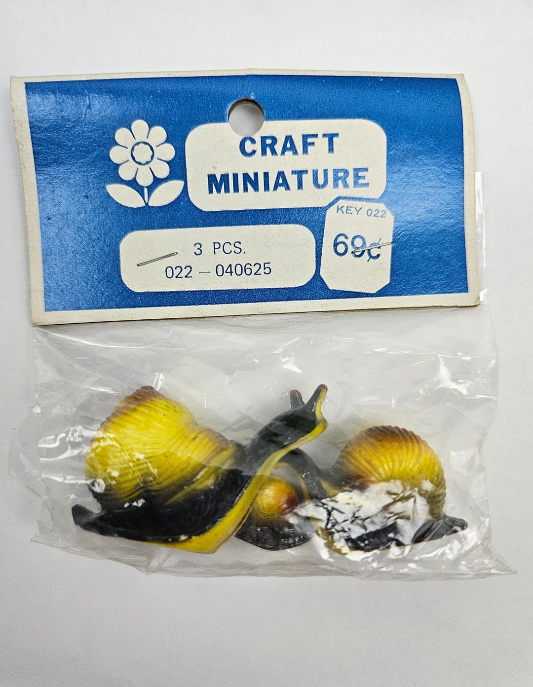 Mini Snail Family Set, Vintage Miniature Snail Set, Fun Miniatures ...