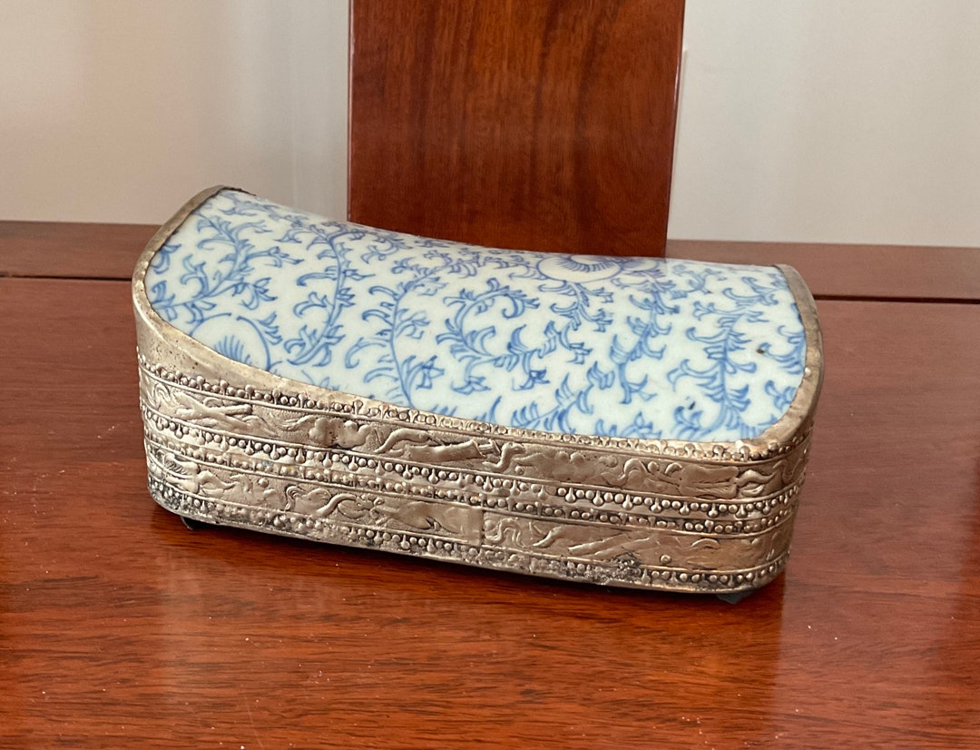 Vintage Large Blue & White Porcelain Shard Box - Etsy