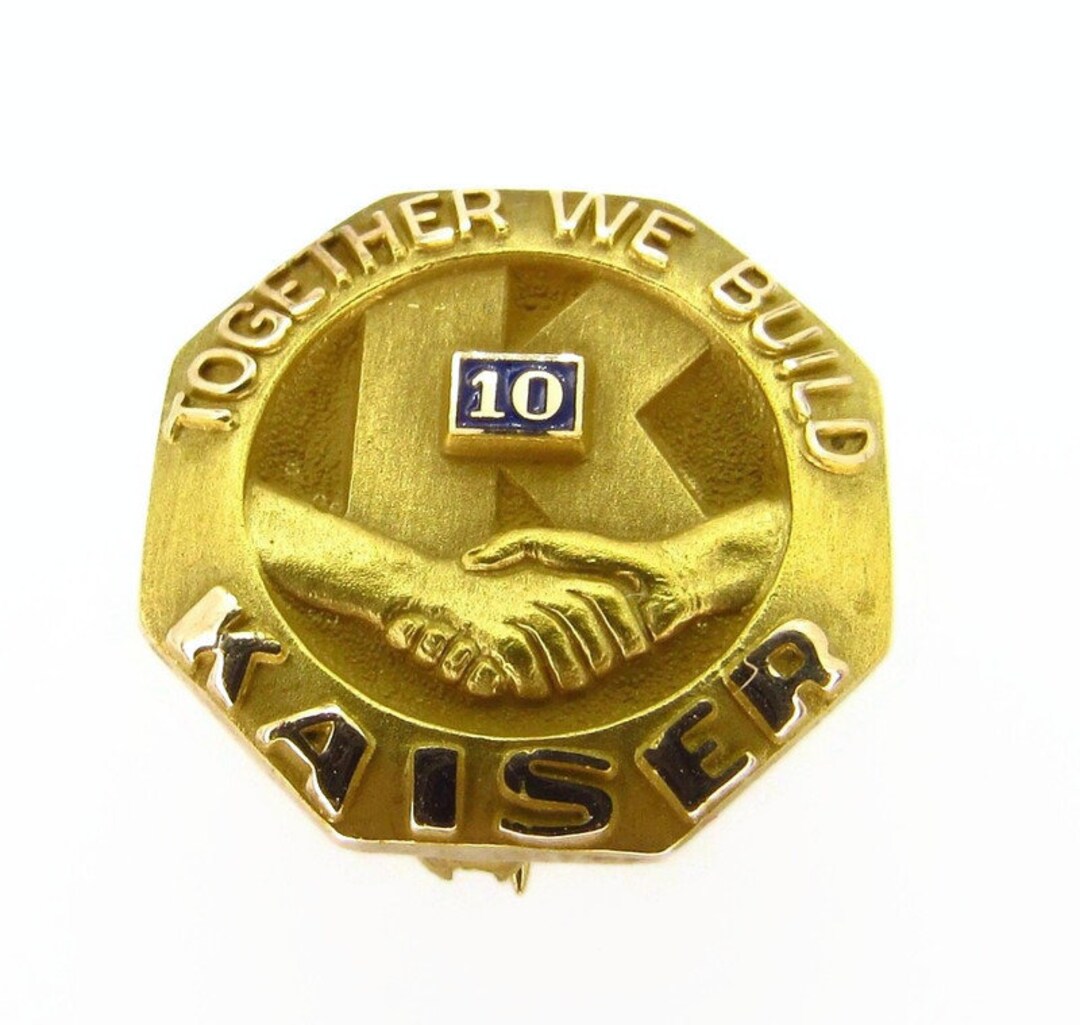10K Yellow Gold Kaiser Together We Build Pin - 10 Year Anniversary - Milestone - Vintage Petit ...