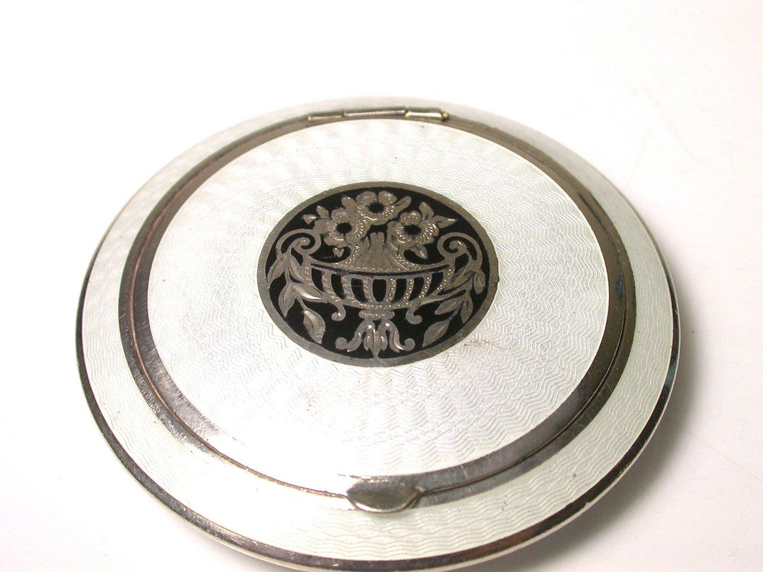 Vintage Compact - Enamel and Steel Round Compact Circa 1950's - Weights ...