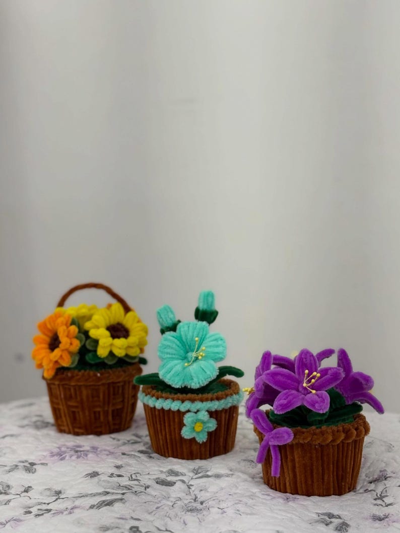 Mini Pipe Cleaner Flower Pot, Handmade Floral Desk Decor, Choose Your ...