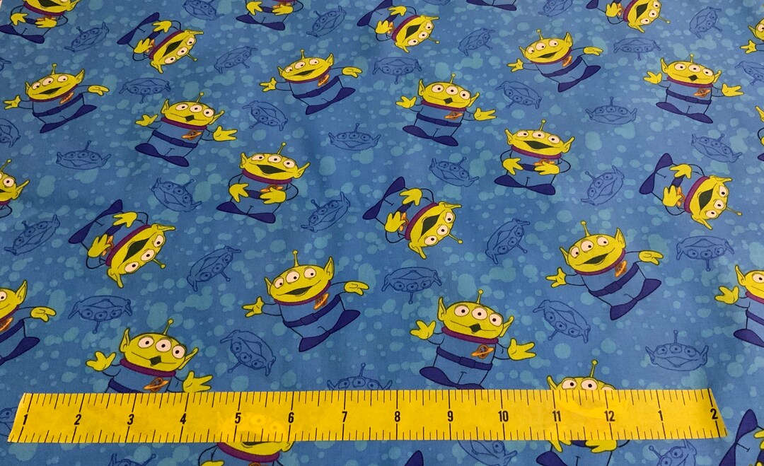Disney Pixar Toy Story Alien Head Toss Cotton Fabric 35x44 Inch - Etsy