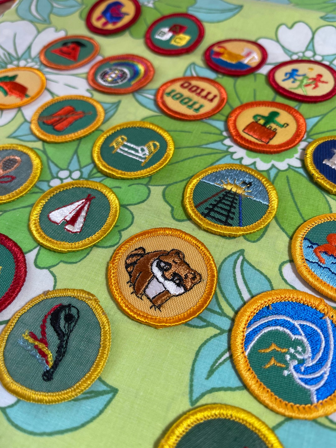 VINTAGE Girl Scouts Round Merit Patches Embroidered 5J - Etsy