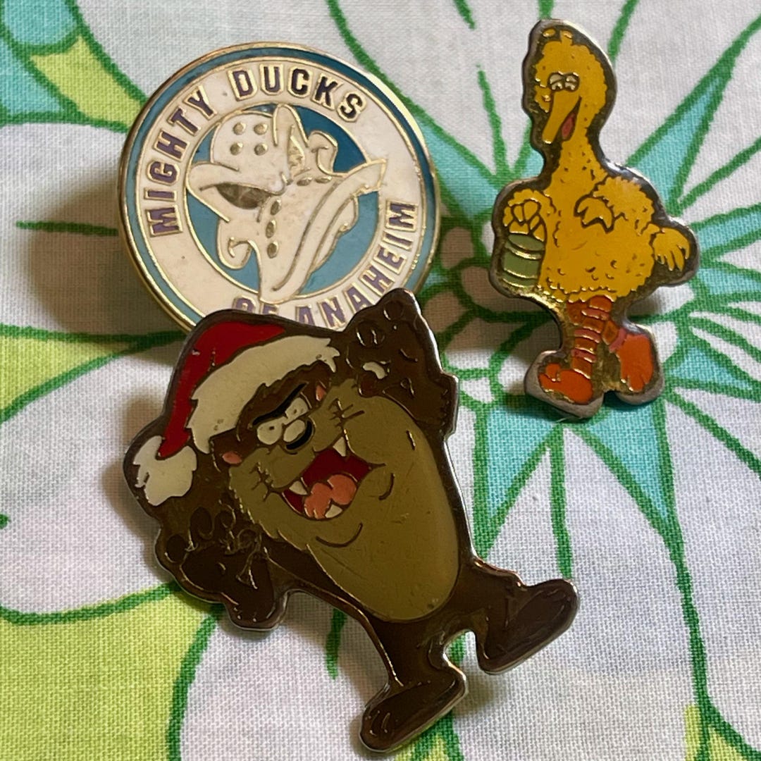 VINTAGE Pop Culture Cartoon Metal Enamel Lapel Pins Q54 Big Bird Taz ...