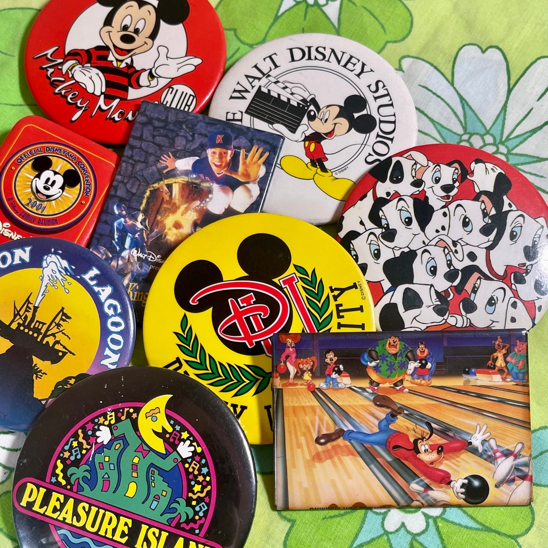 VINTAGE Walt Disney Pins / Buttons Walt Disney Studios Disneyland 101 ...