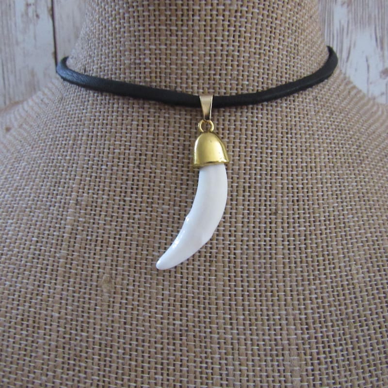 Coyote Pendant Gold - Etsy