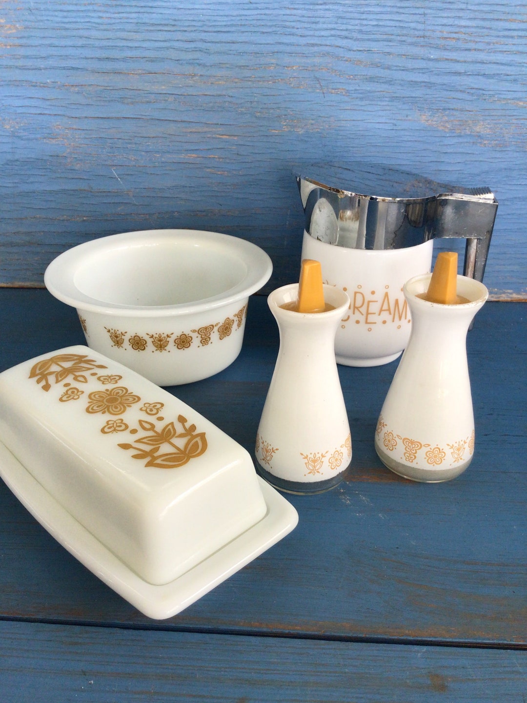 Pyrex . Pyrex Dinner Ware Set , Golden Fly . - Etsy
